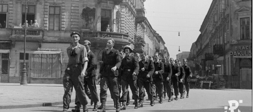 The Warsaw Commune: ‘Betrayed by Stalin, Massacred by Hitler ...